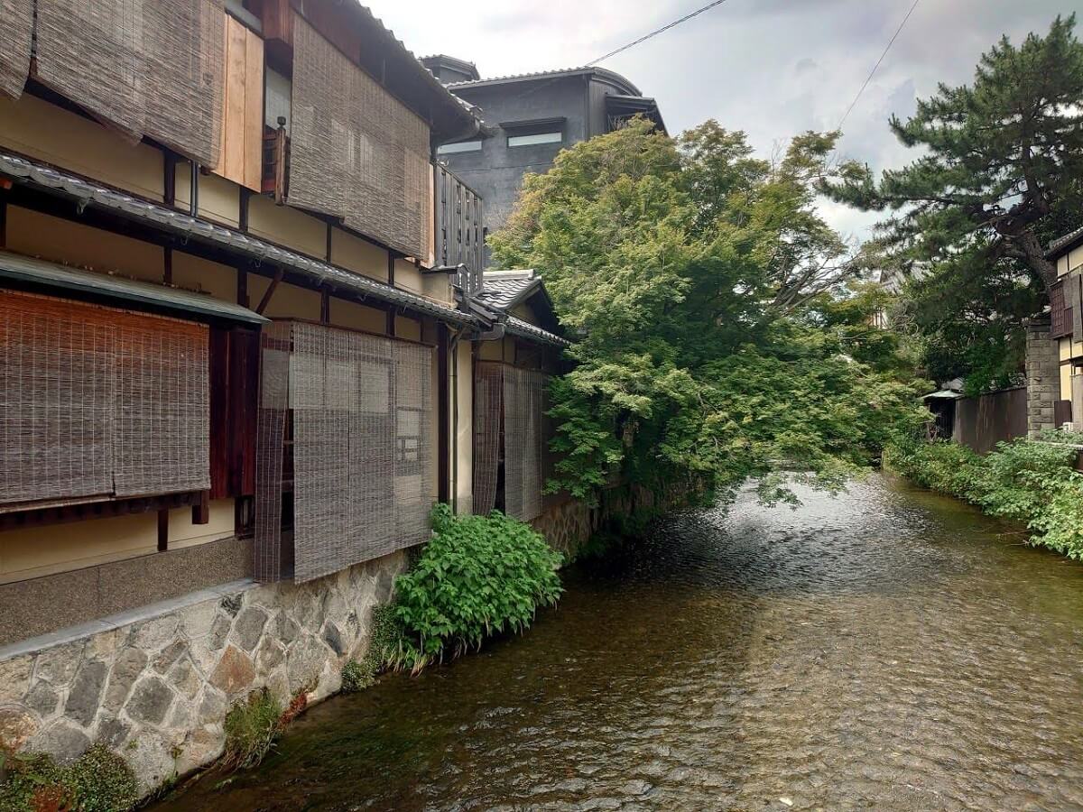 Let’s Enjoy the Cool Air ~Stay Cool in Japan’s Humid Summer~